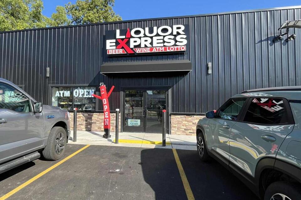 Lansing Welcomes Liquor Express and Soon 517 Chicken N Fries - NewsBreak