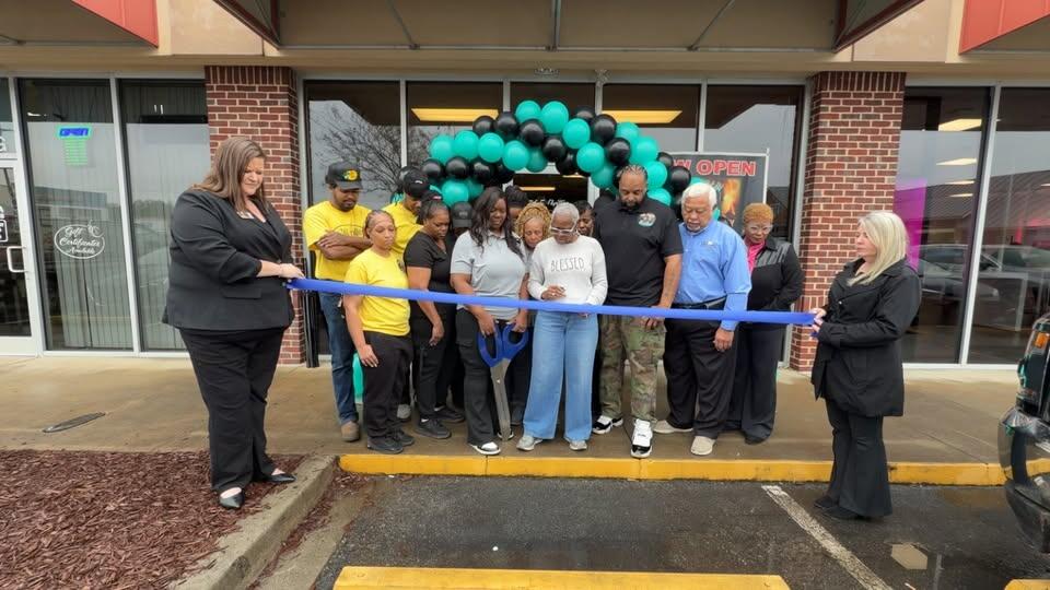 365 Grillin & Seafood grand opening celebration - NewsBreak