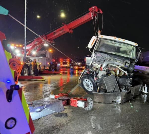 Wild commercial truck crash on Houston roadway caught on video - NewsBreak