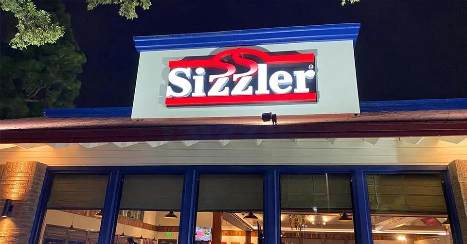 Iconic Sizzler restaurant chain plans major comeback - NewsBreak