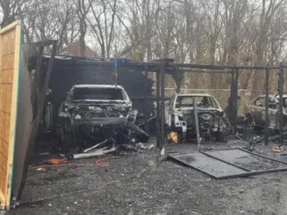 Fire destroys garage