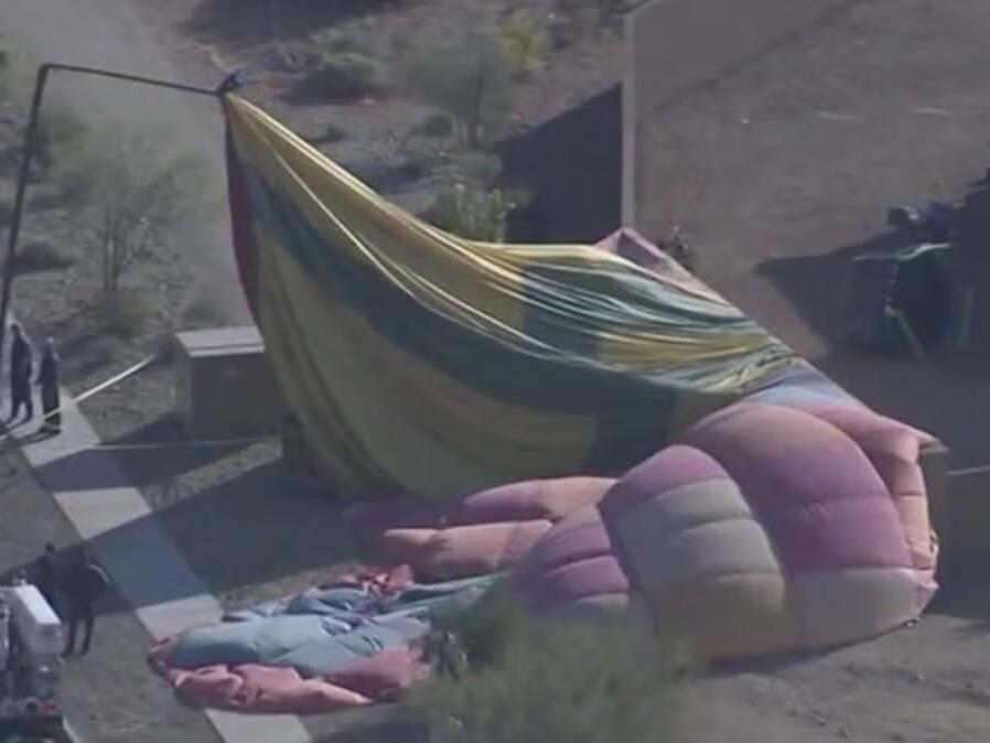 Hot air balloon crashes metres away from Phoenix resident’s backyard