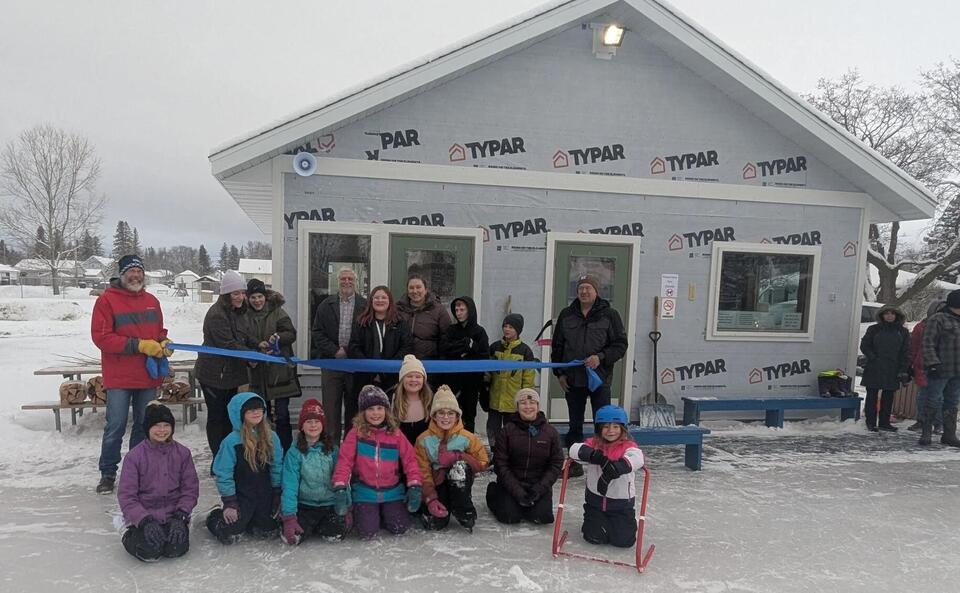 Ashland community celebrates new warming shelter at East End Park ...