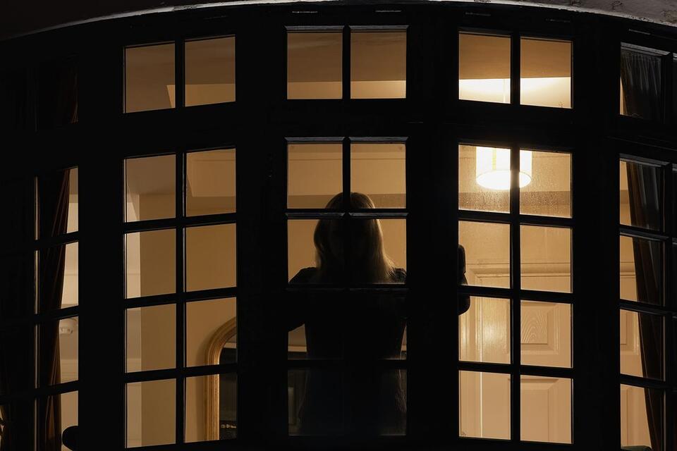 If You Hear These Sounds Outside at Night, Call the Police Immediately ...