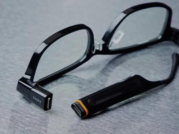 Solos Debuts AirGo 3 Smart Glasses That Can Translate Languages ...