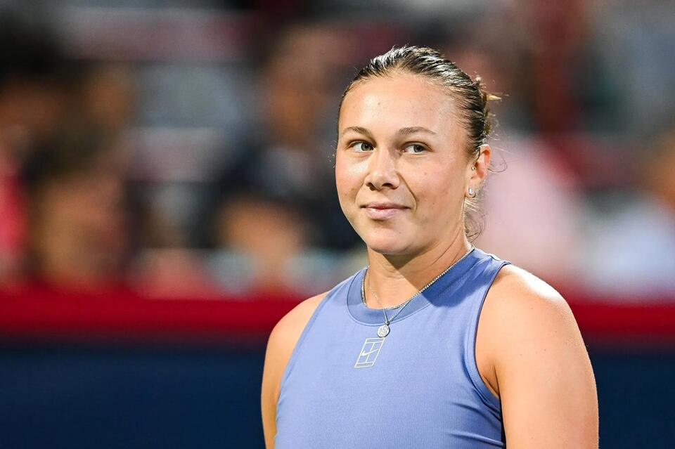 Amanda Anisimova Thrilled to be Reunited with her Best Friend after ...