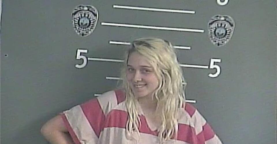 Mom poses for mug shot after leaving kids, ages 2 and 4, alone in ...
