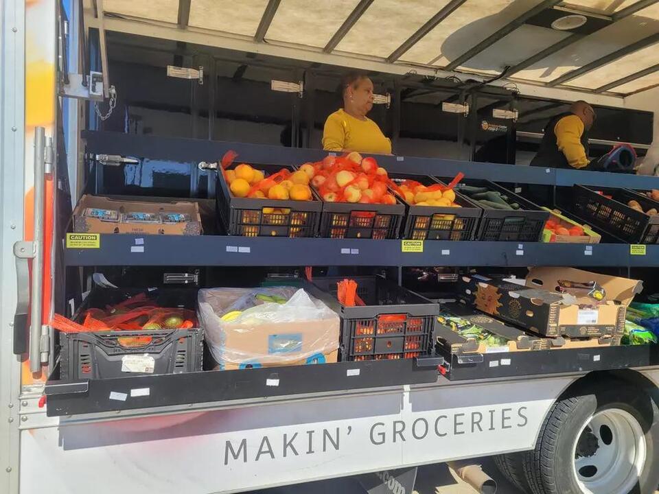 Makin’ Groceries Mobile Market Brings Holiday Cheer to Lake Charles