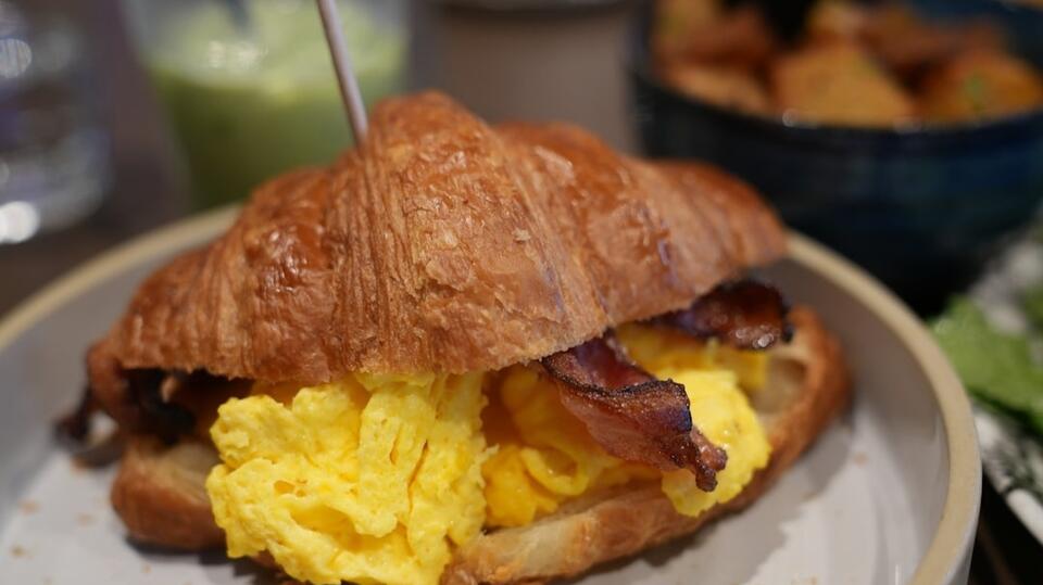A Popular Another Broken Egg Cafe Brunch Spot in Alachua County, FL ...