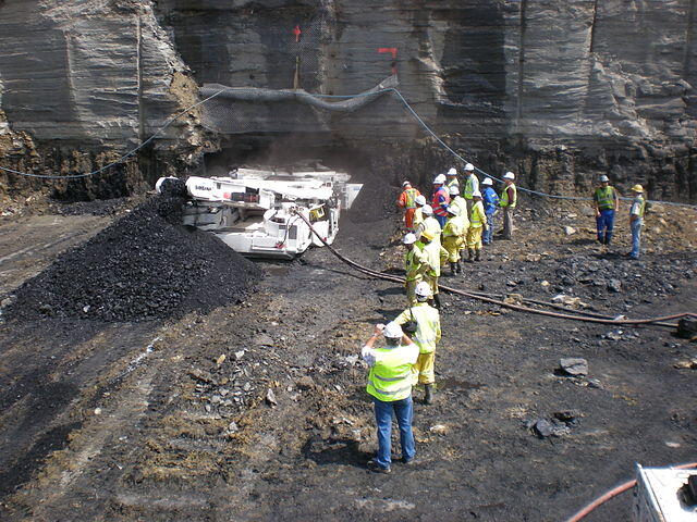At Least 100 Dead in South African Illegal Mine, Hundreds More Trapped ...