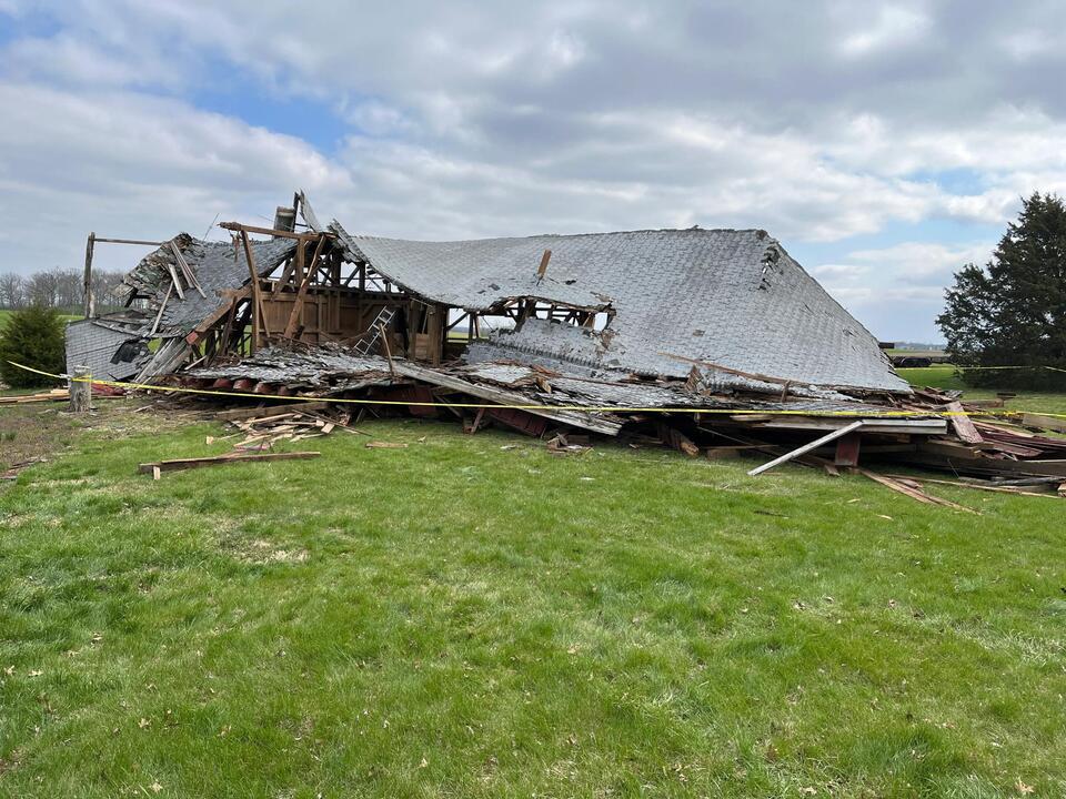 One killed in barn demolition accident