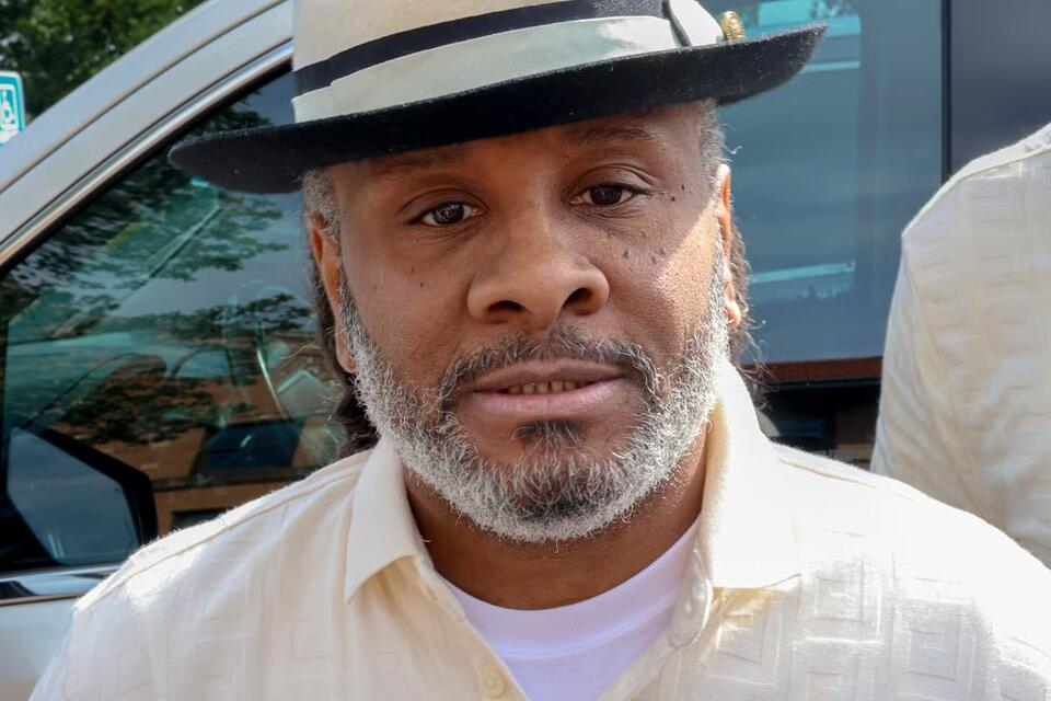 Man freed after nearly three decades in prison after he’s cleared of ...