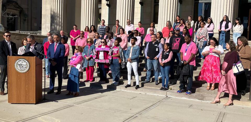 Springfield recognizes Breast Cancer Awareness Month before Rays of ...