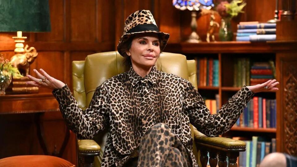 Lisa Rinna Shares ‘Traitors’ Secrets, Family Life and Her Unexpected ...