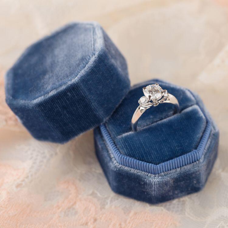 "Antiques Roadshow" Guest Amazed When Heirloom Diamond Engagement Ring ...