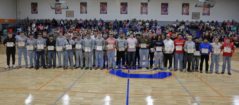 Seniors recognized on All-County Football Team - NewsBreak
