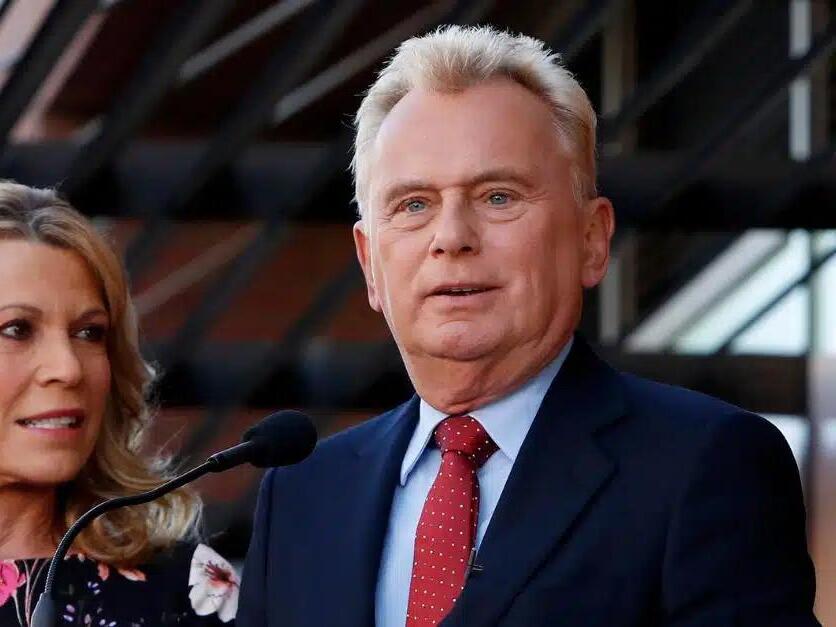 Vanna White Gives Emotional Farewell Tribute To Co-Host Pat Sajak As He ...