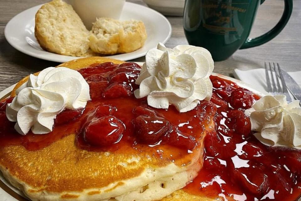 Michigan Restaurant Named Best Hole-In-The-Wall Brunch Spot - NewsBreak