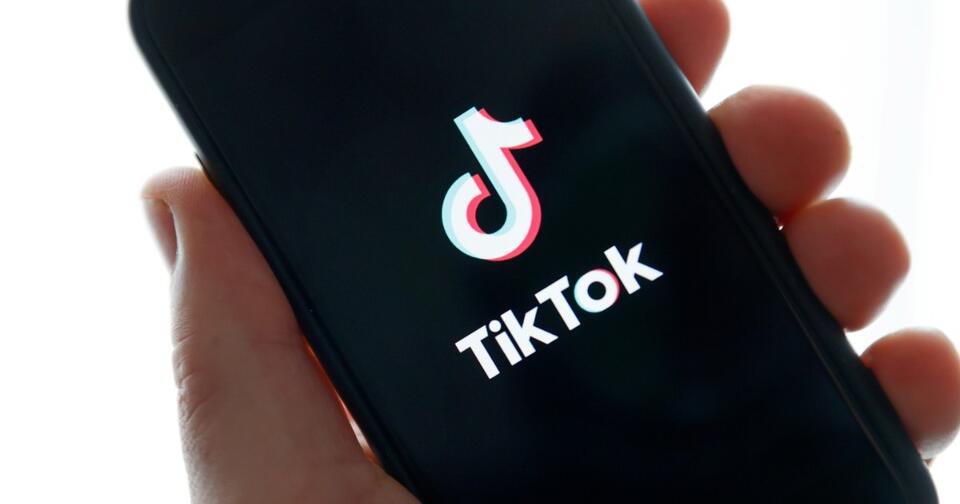 What Is ‘Lamp Looks Weird’ Trend on TikTok? Meaning Explained - NewsBreak