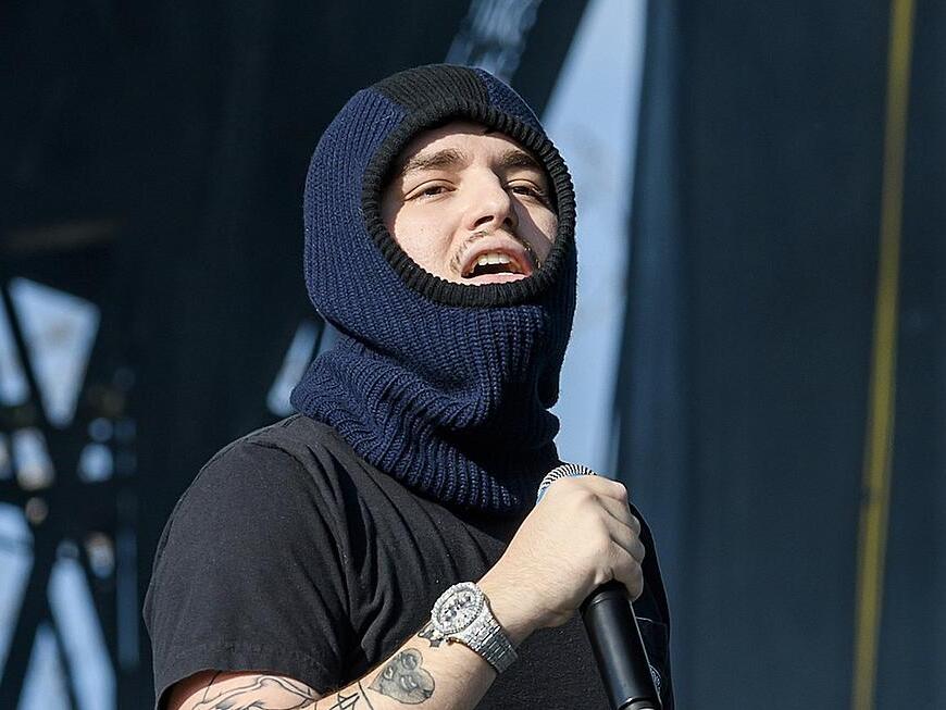 Yeat Without a Ski Mask Appears in Photos of Him Buying Cotton Candy ...