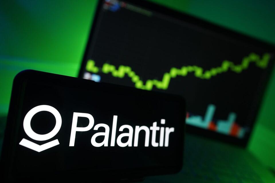 Palantir vs. Nvidia: Which AI stock wins for 2026? - NewsBreak