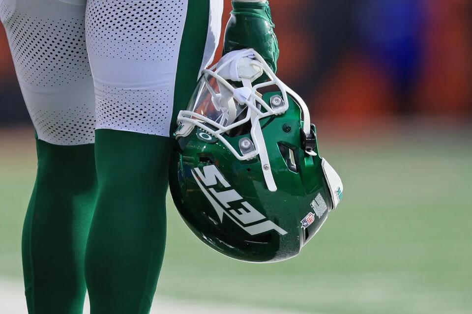 Who Is the Jets’ Starting QB in Week 15? Latest on New York’s Situation ...