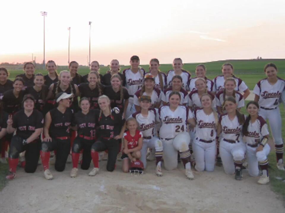 Iowa City High play historic game against Des Moines Lincoln at Field ...