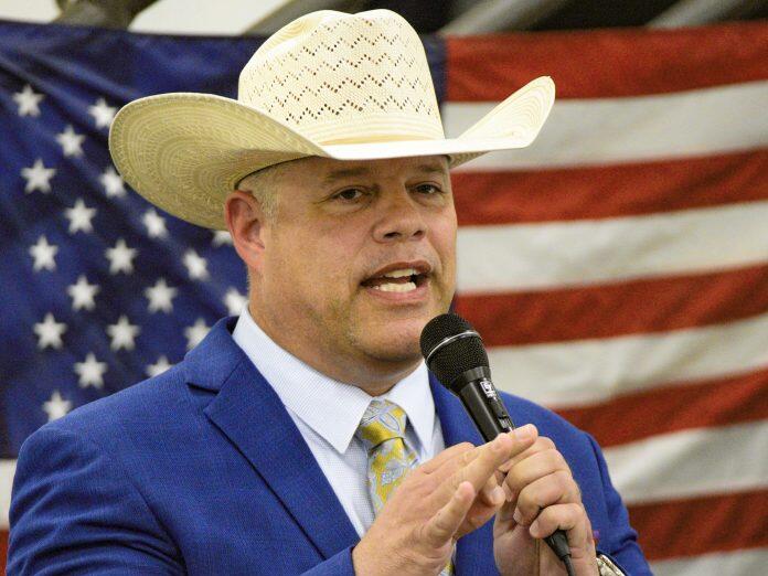 Phillip Pierceall: The Story Behind a Horse Show Announcers Microphone