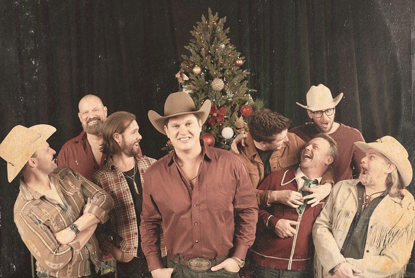 Jon Pardi Spreads Holiday Cheer On His Christmas Tour By Donating ...