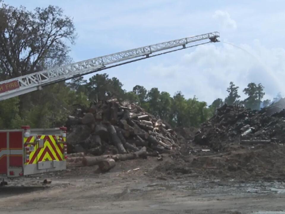 Savannah Fire Dept. continues battling large debris fire at the Inert ...