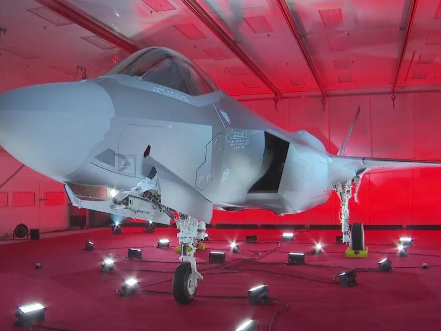 Lockheed Martin in Fort Worth presents new F-35 to Poland