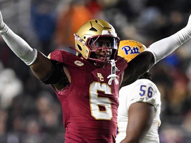 Boston College’s Donovan Ezeiruaku Wins Ted Hendricks Award