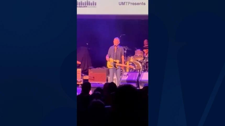 Bruce Springsteen dedicates song to Renee Good, criticizes ICE in N.J ...