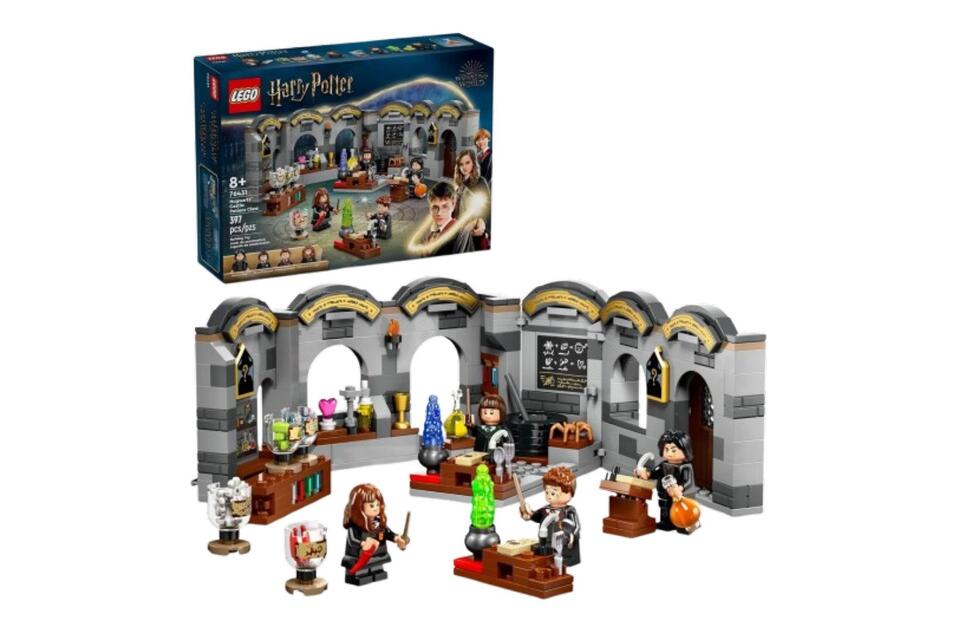 LEGO Harry Potter Hogwarts Castle Potions Class Drops to Pennies as ...