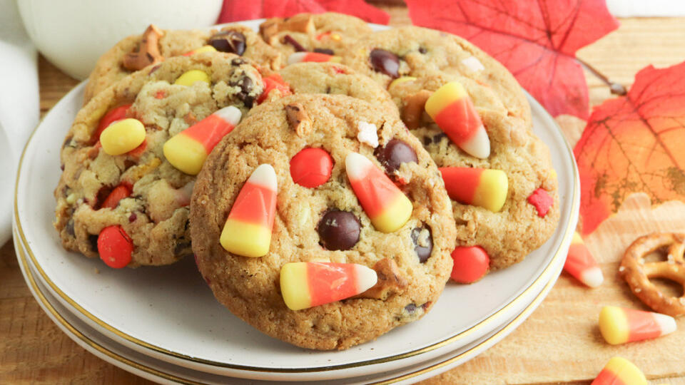 Loaded Fall Harvest Cookies: Sweet & Salty Autumn Treats - NewsBreak