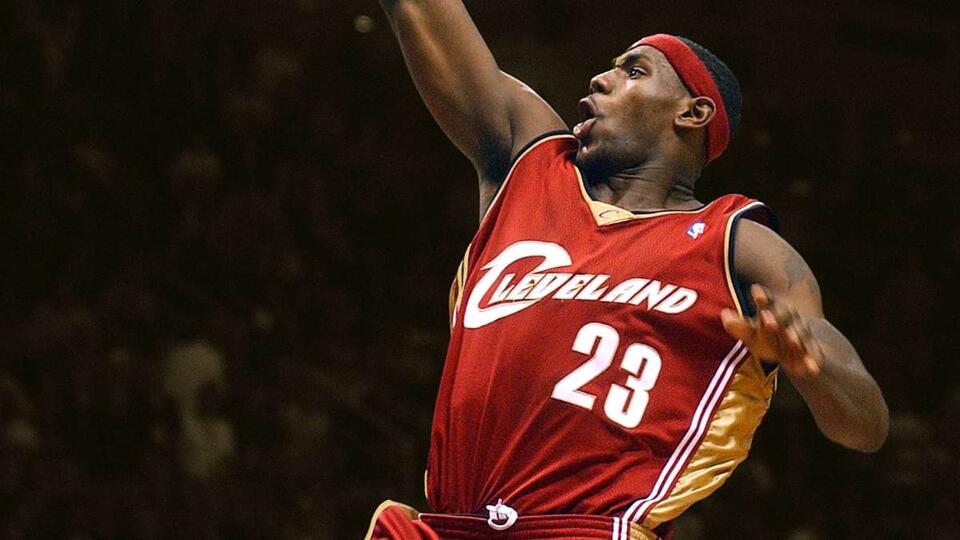 Why rookie LeBron James never entered the dunk contest in 2004: "I'm ...