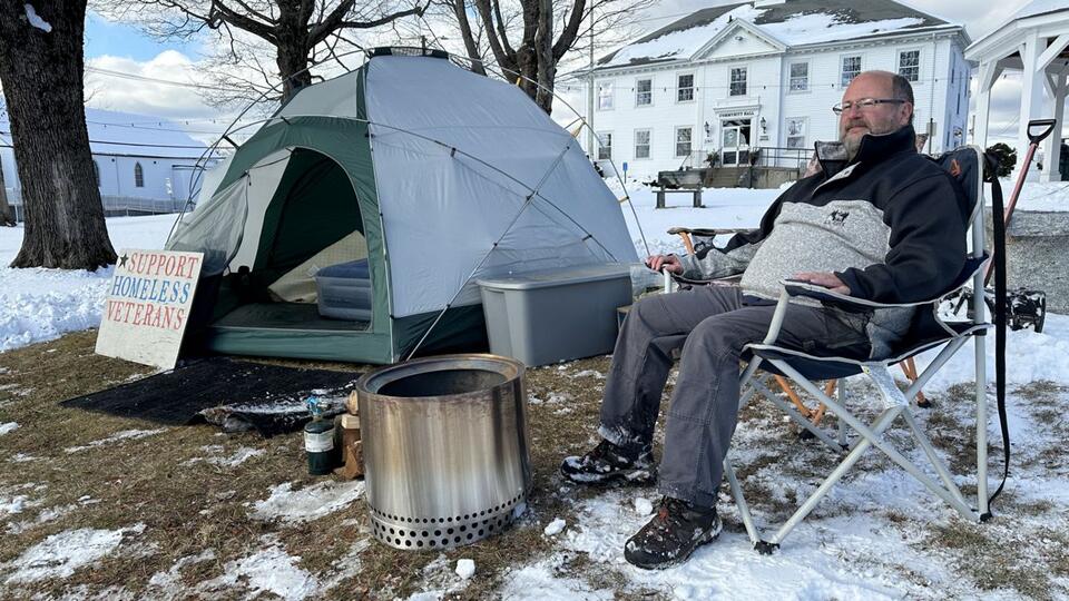 Rutland's Neil Viner celebrates 10 years of sleeping on the common for ...