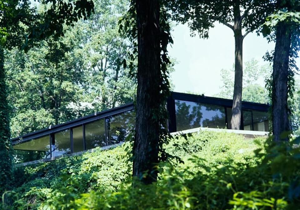Breathtaking Glass House Named as Connecticut’s Most Iconic Building ...