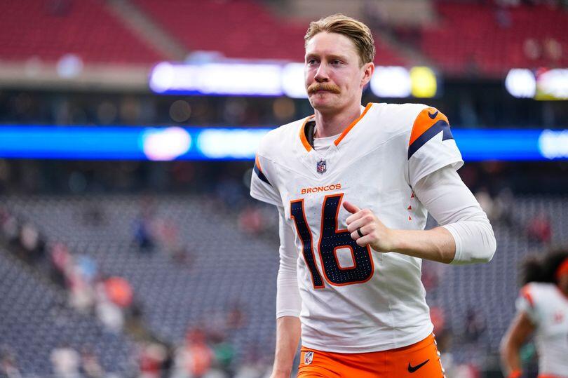 Al Michaels' audible disgust perfectly sums up Broncos punter's awful ...