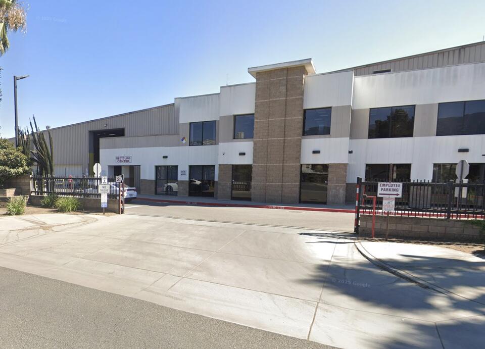 51-Year-Old Man Found Dead On Conveyor Belt At Fontana Recycling ...