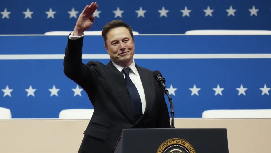 Is Elon Musk an American Citizen? All About the Tech Billionaire’s ...