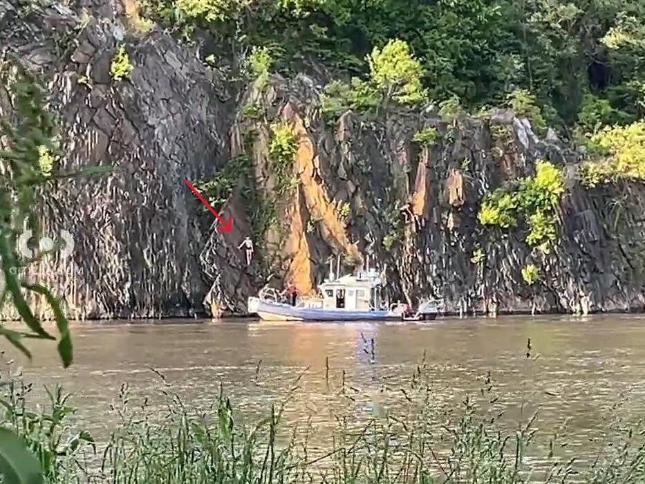 CLIFF-HANGER: Teens rescued from rock face near Columbia's 'Big C'