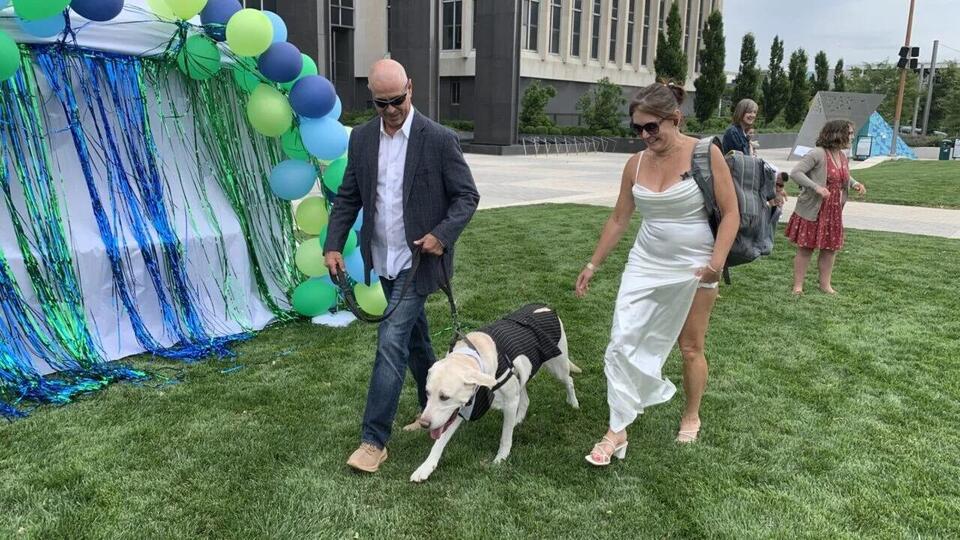 Couples marry, renew vows at Paws and Promises marriage event - NewsBreak