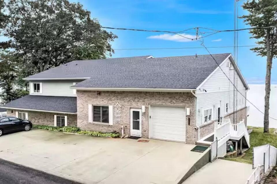 Northern Michigan Lakehouse is Perfect for a Bachelorette Party Weekend ...