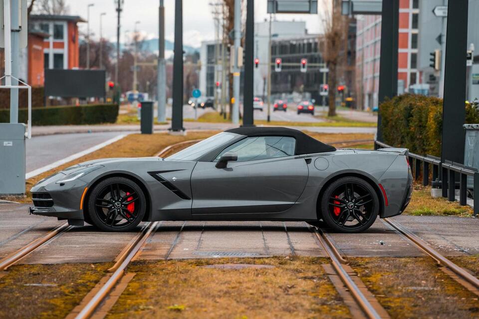 What to Do If Your Vehicle Gets Stuck On Train Tracks - NewsBreak