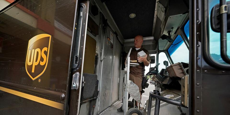 UPS to lay off more than 300 workers at Portland sorting facility ...