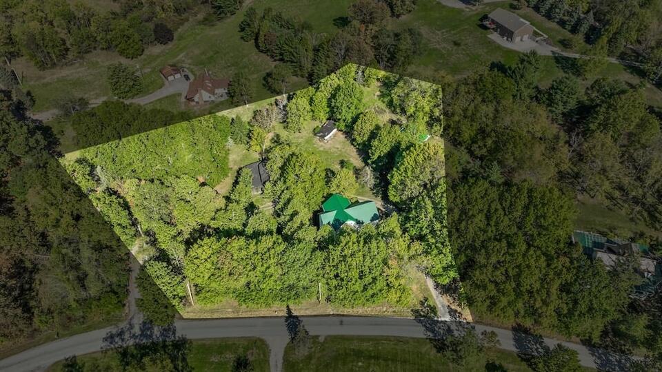 House of the Week: Dream Up Your Perfect Property on This 3-Acre Plot ...