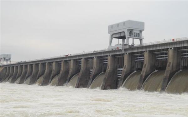 Barkley Dam discharge reduced as flood waters move downstream - NewsBreak
