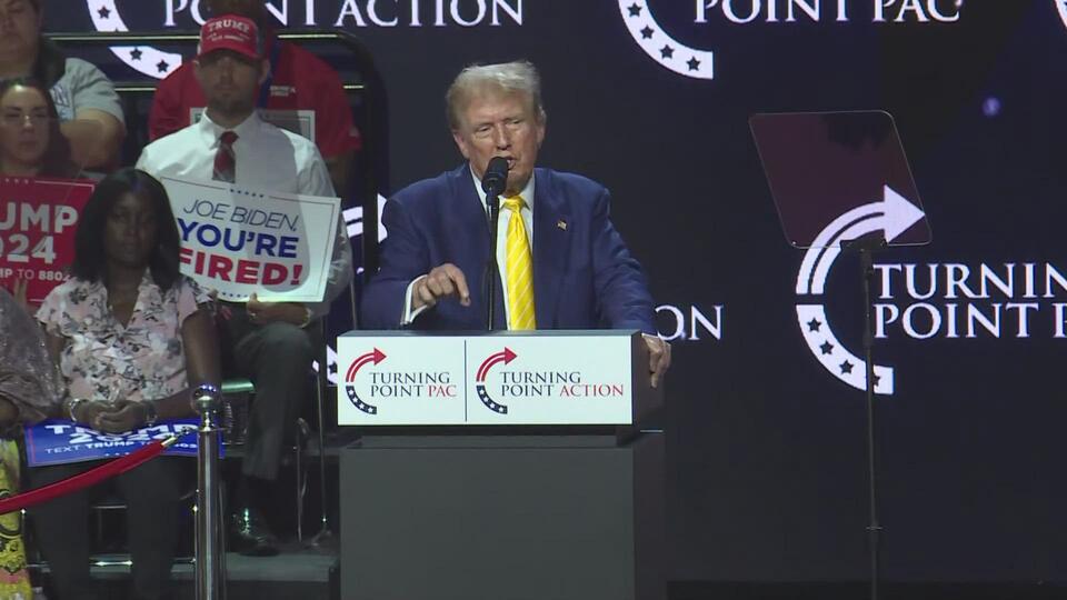 Donald Trump makes first visit to Arizona since 2022 - NewsBreak