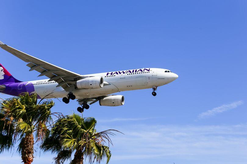 Panic as Hawaiian Airlines jet diverted off tarmac moments before take ...